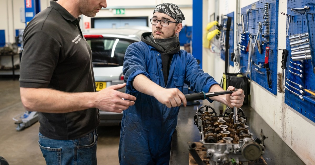 Apprenticeship in Motor Vehicle Maintenance & Repair | Coleg Sir Gâr